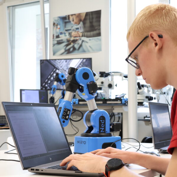 Niryo 6-Axis Training Robot - Toolkit Technologies