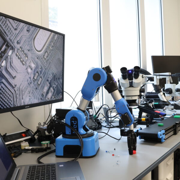 Niryo 6-Axis Training Robot - Toolkit Technologies